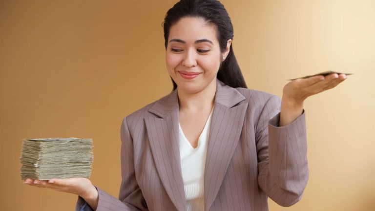 Does the VanEck Wide Moat ETF really have a 6% dividend yield right now?